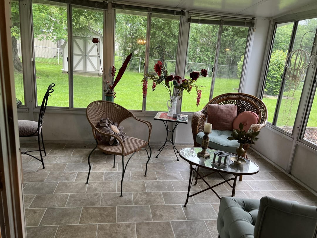 Online Only 504 S Stratton Way Auction