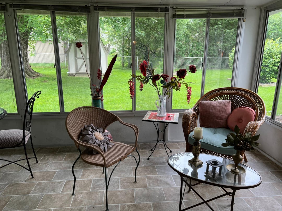 Online Only 504 S Stratton Way Auction