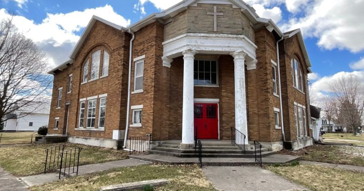 Online Only 903 W Madison Street Auction